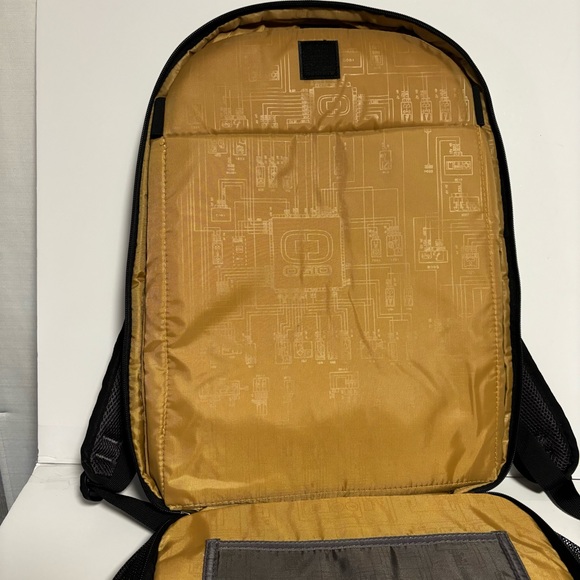 OGIO | Bags | Ogio Veeam Backpack Black Green Nwt | Poshmark